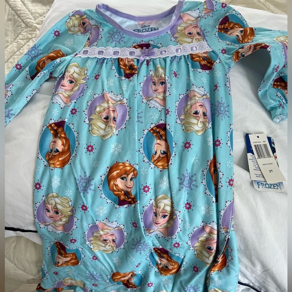 Disney | Pajamas | Elsa And Anna Disney Frozen Nightgown New With Tags ...